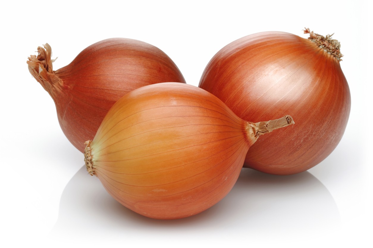 Soğan neden göz yaşartır? Soğan doğrarken göz yaşarmaması için 9 öneri